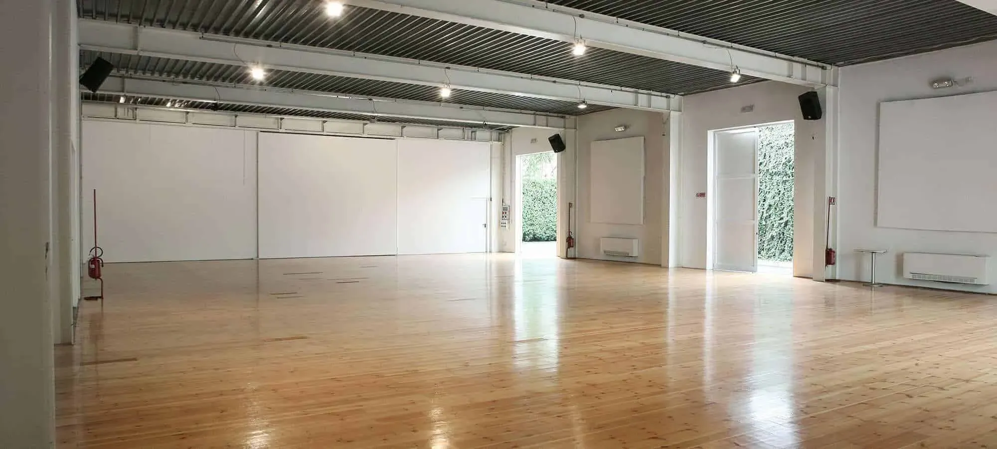 Flexible event hall with parquet flooring